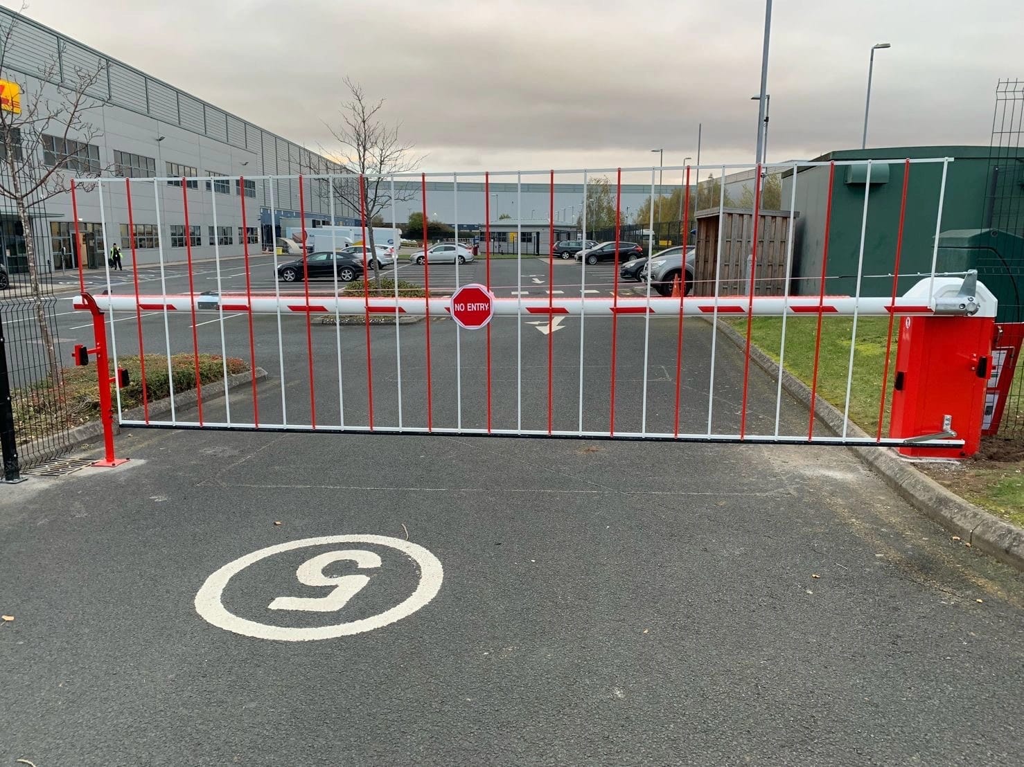HD Automatic Raising Barrier | Automatic Car Park Barrier | First Fence Ltd